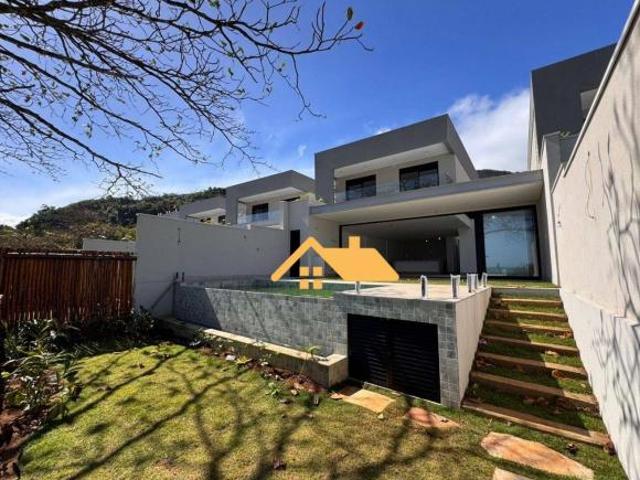 Lançamento pé na areia, casa com 5 suítes, projeto moderno e vista para o mar no litoral norte
