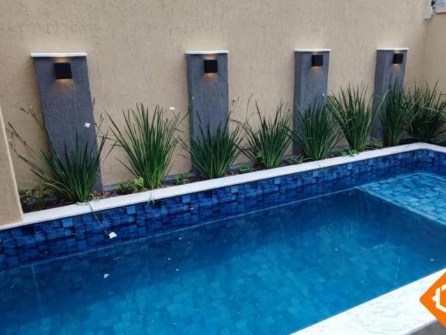 LANÇAMENTO! SUPER MODERNA ILUMINAÇÃO EM LED E PISCINA COM BANCO MOLHADO!
