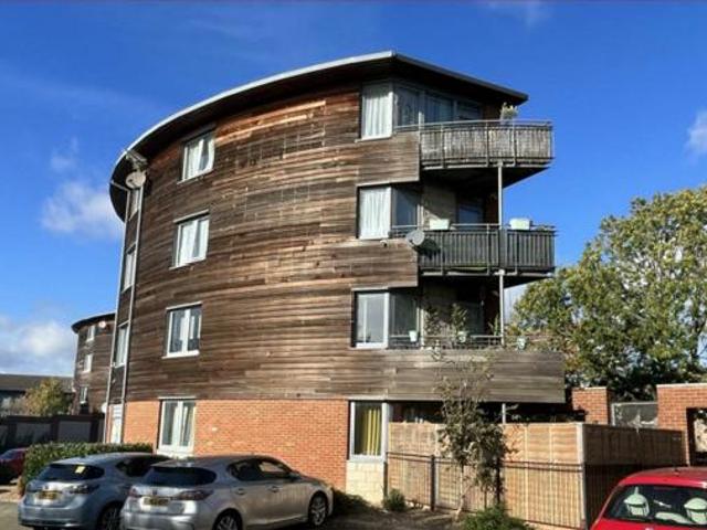 Lanacre Avenue, London, 1 Bedroom Apartment