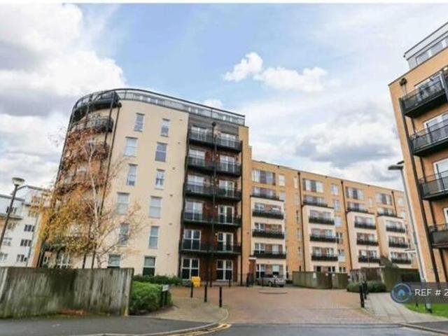 Lanadron Close, Isleworth, 2 Bedroom Flat