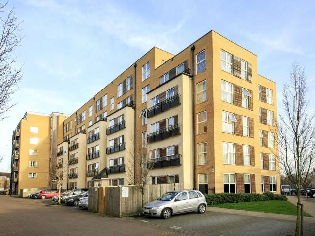 Lanadron Close, Isleworth TW7, 2 bed flat to rent, £1,950 pcm | PrimeLocation