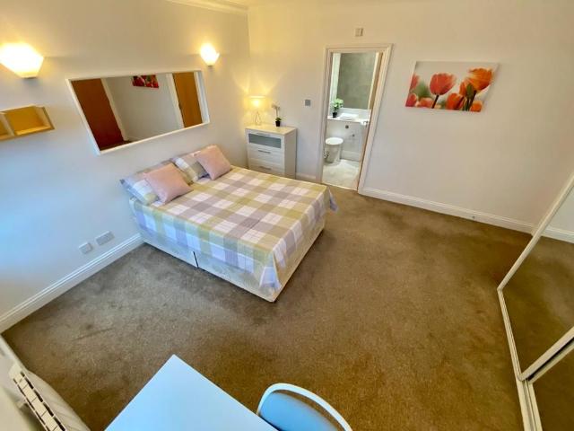 Lanark Square, London E14, Room to rent, £1,350 pcm | PrimeLocation