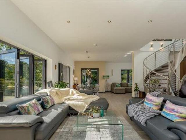 Lanark Road West, Edinburgh, 4 Bedroom Detached