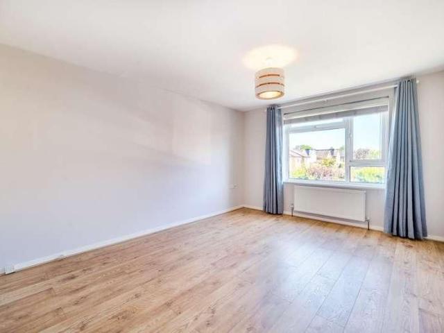 Lancaster Court, Cottimore Lane, Walton on thames, Surrey, KT12