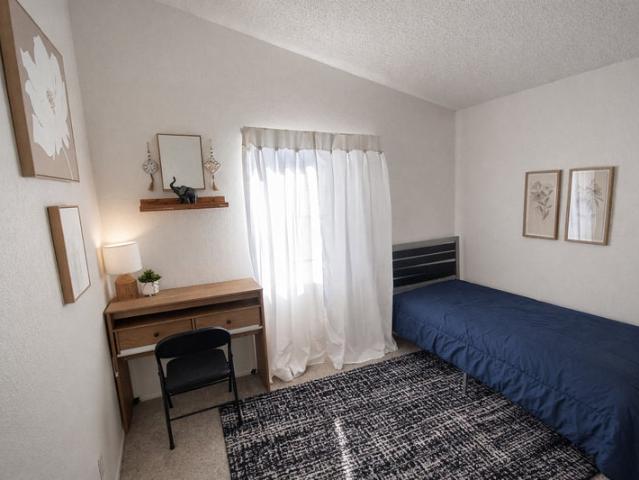 Lancaster CA_private room and private bathroom