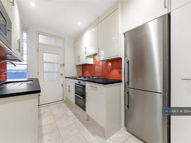 Lancaster Close, London, W2 2 bed flat to rent £3,500 pcm £808 pw
