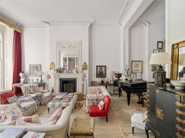Lancaster Gate, London, W2 3 bed apartment to rent £19,500 pcm £4,500 pw