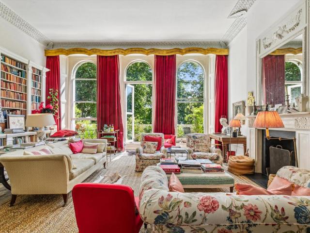 Lancaster Gate, London, W2. 4 bed flat to rent £19,500 pcm £4,500 pw