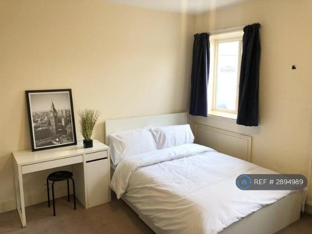 Lancaster Gate, London, W2 Studio to rent £1,650 pcm £381 pw