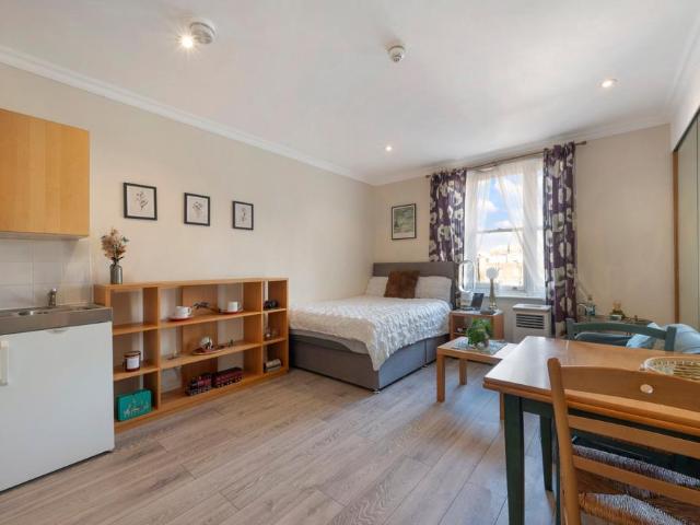 Lancaster Gate, London W2 Studio to rent £1,842 pcm £425 pw