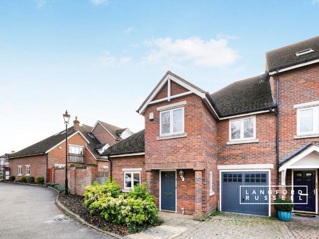 Lancaster Gardens, Bromley BR1, 4 bed terraced house to rent, £2,800 pcm | PrimeLocation