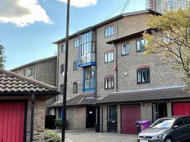 Lancaster Drive, London, E14 9PT, United Kingdom | 5 bed townhouse for rent #138932613 | Rentberry