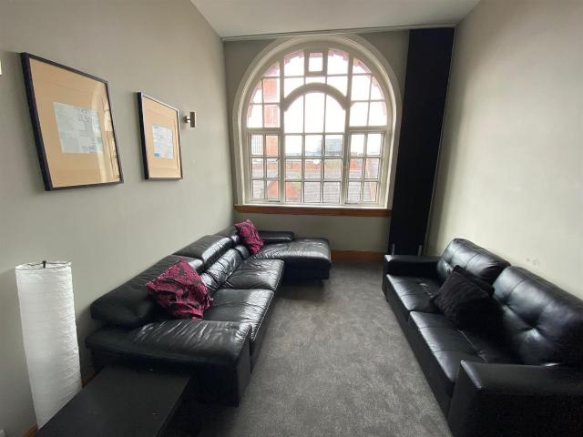 Lancaster House, 71 Whitworth Street, Manchester M1, 3 bed flat to rent, £1,700 pcm | PrimeLocation