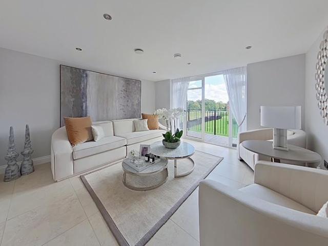 Lancaster House Marlborough Drive. 2 bed duplex to rent £4,950 pcm £1,142 pw