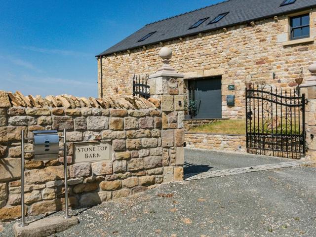 Lancaster LA2 3 bed barn conversion to rent £1,950 pcm £450 pw