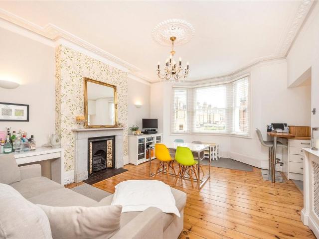 Lancaster Park, Lancaster Park. 2 bed flat to rent £2,700 pcm £623 pw