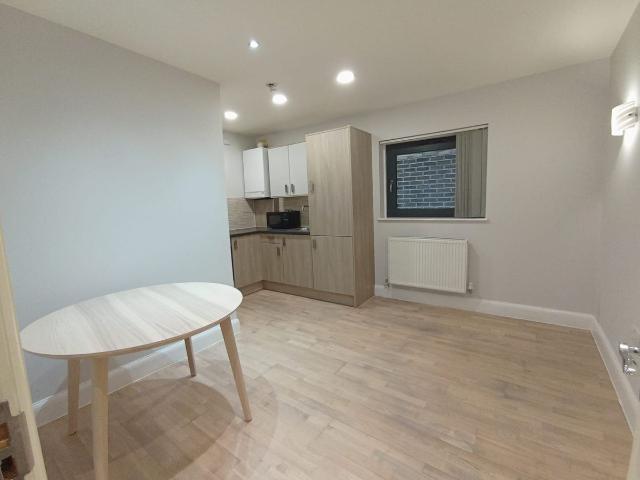 Lancaster Road, Barnet EN4, 1 bed flat to rent, £1,400 pcm | PrimeLocation