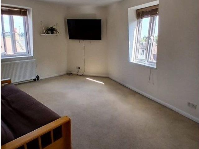 Lancaster Road, Barnet EN4, 2 bed flat to rent, £1,700 pcm | PrimeLocation