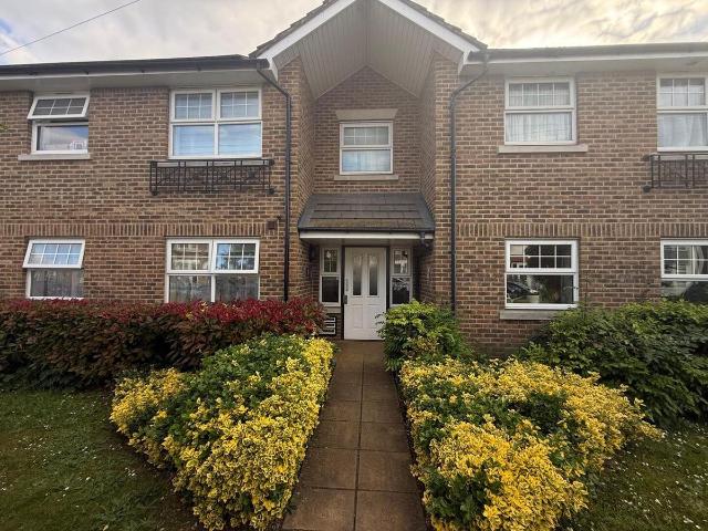 Lancaster Road, Barnet EN4, 3 bed flat to rent, £2,250 pcm | PrimeLocation