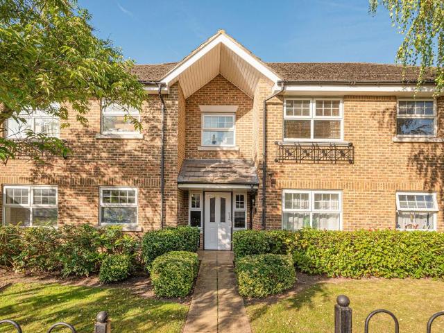 Lancaster Road, East Barnet, Barnet, EN4 2 bed flat to rent £3,800 pcm £877 pw