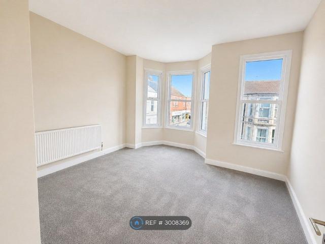 Lancaster Road, Great Yarmouth NR30, 3 bed terraced house to rent, £950 pcm | PrimeLocation