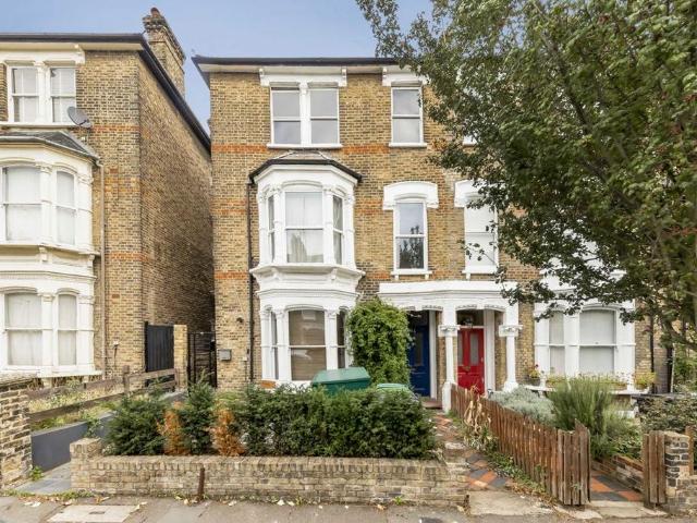Lancaster Road, London N4 2 bed flat to rent £2,400 pcm £554 pw