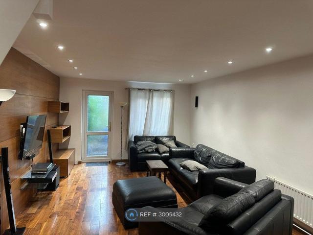 Lancaster Road, Northolt UB5, 2 bed terraced house to rent, £1,850 pcm | PrimeLocation