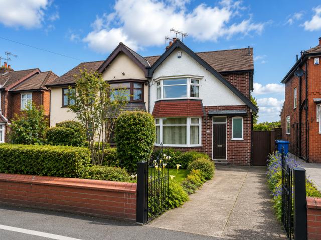 Lancaster Road, Salford M6 3 bed semi detached house to rent £1,395 pcm £322 pw