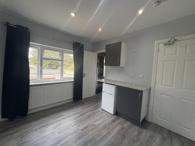 Lancaster Walk, Hayes 6 bed semi detached house to rent £3,600 pcm £831 pw