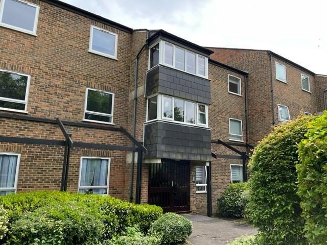 Lance Croft, New Ash Green DA3, 2 bed flat to rent, £1,250 pcm | PrimeLocation