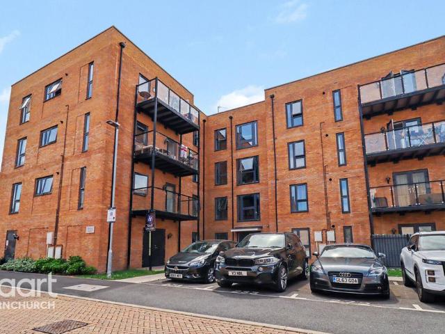 Lance Street, Rainham 2 bed apartment to rent £1,800 pcm £415 pw