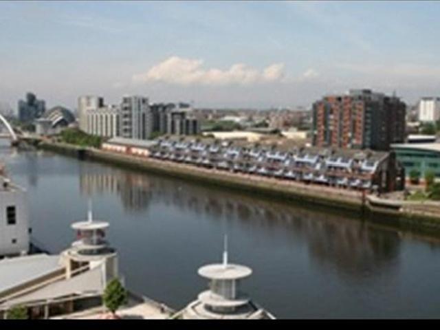 Lancefield Quay, Glasgow, G3 2 bed flat to rent £1,395 pcm £322 pw