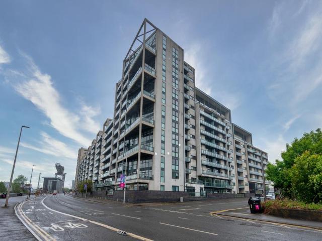 Lancefield Quay, Flat 8 2. 3 bed flat to rent £1,995 pcm £460 pw