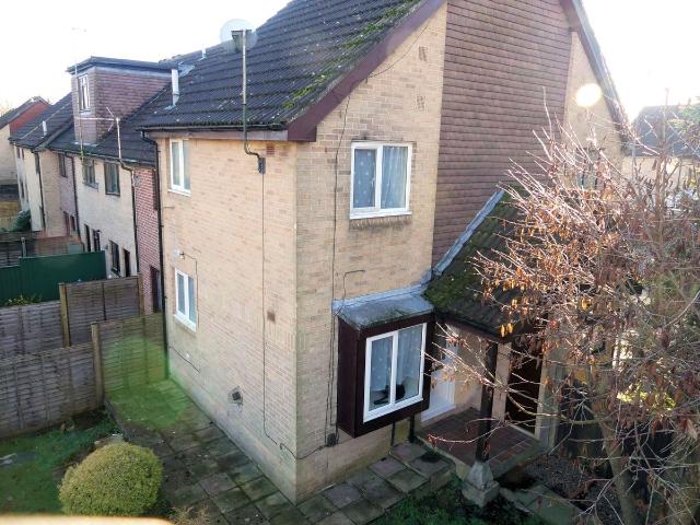 Lancelot Close, Crawley RH11, 1 bed terraced house to rent, £1,100 pcm | PrimeLocation