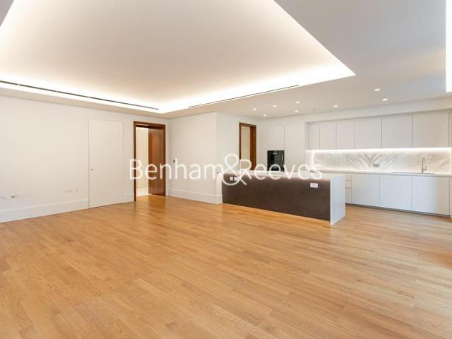 Lancer Square, Kensington W8 2 bed apartment to rent £16,467 pcm £3,800 pw