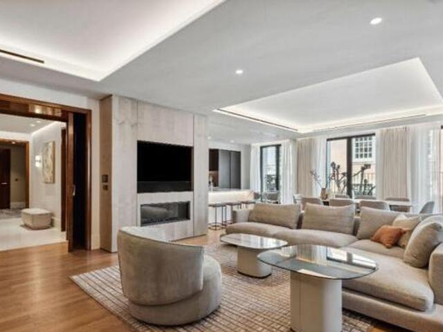 Lancer Square, London, 3 Bedroom Flat