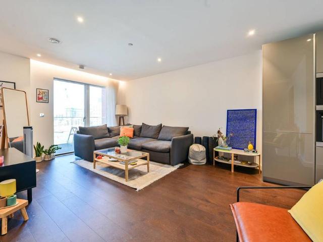 Lanchester Way, Vauxhall, SW11 2 bed flat to rent £6,000 pcm £1,385 pw