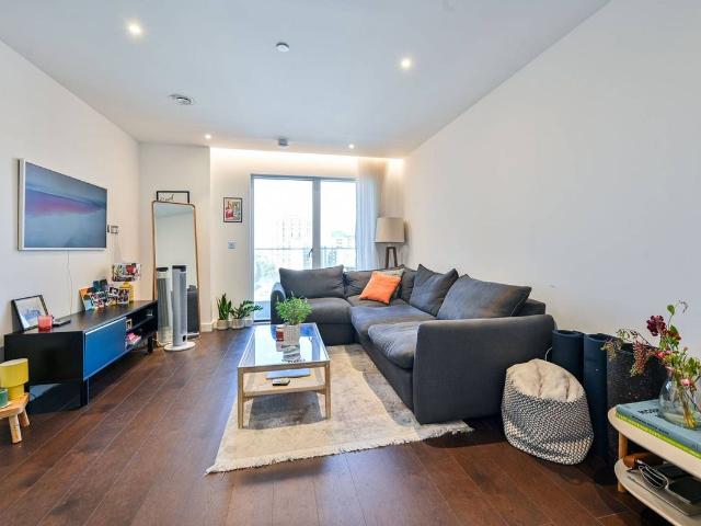 Lanchester Way, Vauxhall SW11, 2 bed flat to rent, £6,000 pcm | PrimeLocation