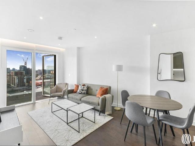 Lanchester Way London SW11 2 bed apartment to rent £3,600 pcm £831 pw