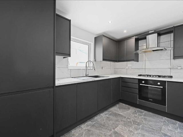 Lancing Road, Croydon CR0, 3 bed terraced house to rent, £2,050 pcm | PrimeLocation