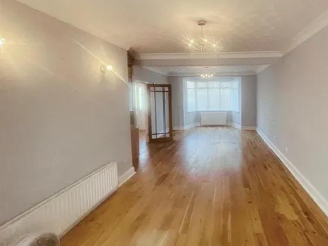 Lancing Road, London, IG2 7DP, United Kingdom | 3 bed townhouse for rent #138103384 | Rentberry
