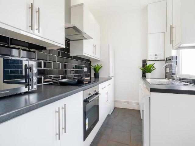 Lancing Road, Sheffield S2 4 bed house to rent £1,421 pcm £328 pw