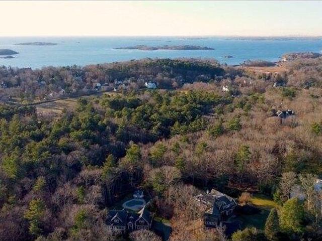 land Manchester MA ES104850001
