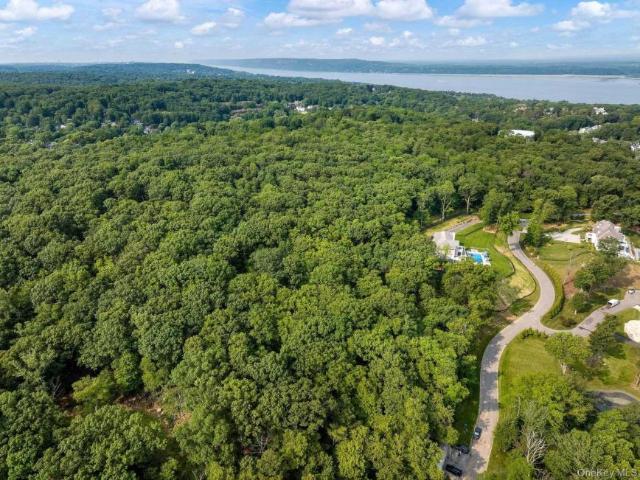 land NY NY ES100869236