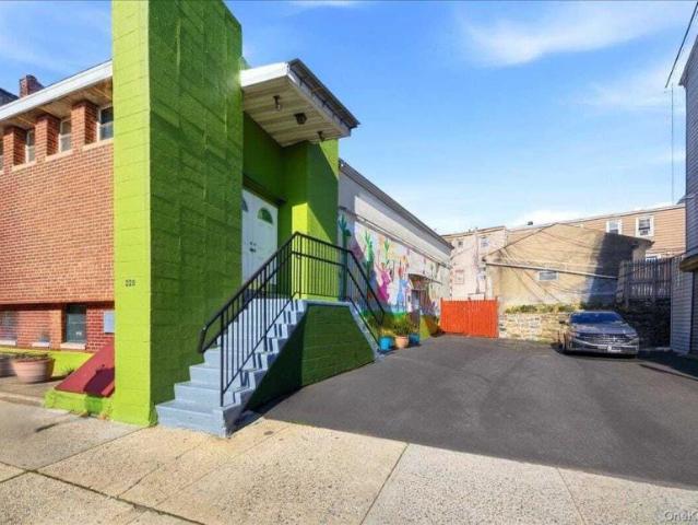 land NY NY ES101187653