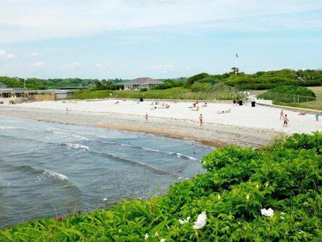 land Newport RI ES104809687