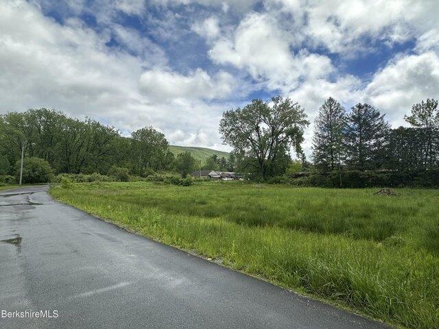 land North Adams MA DS91536202
