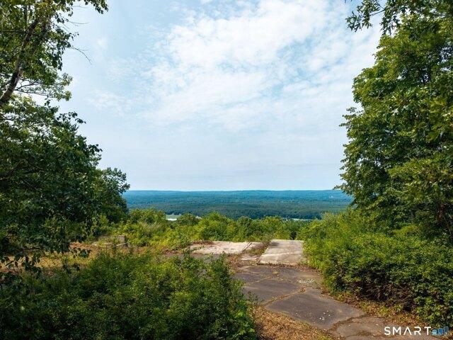 land Avon CT ES105442929