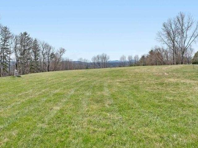 land Barre VT DLS102823167