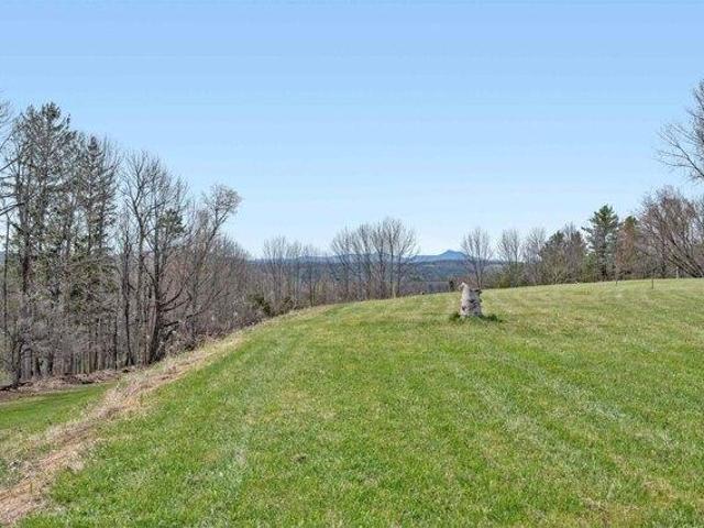land Barre VT ES104114782